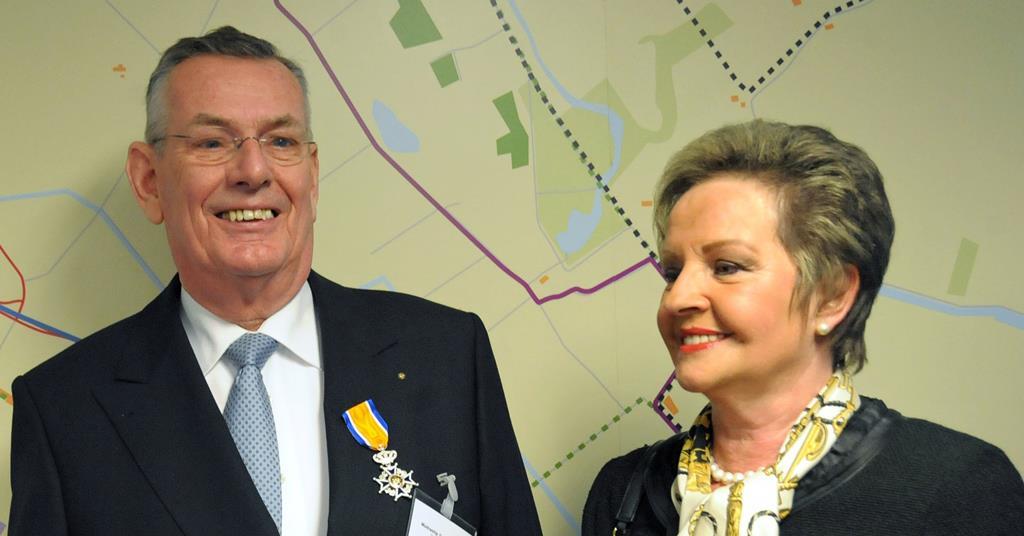 Kees Muller is knighted by Queen Beatrix | News | Maritime Journal
