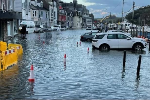 Flood defences inadequate to cope with Storm Ciarán | News | Maritime ...