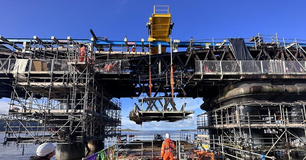 Floating scaffold used to move 300t bridge | News | Maritime Journal