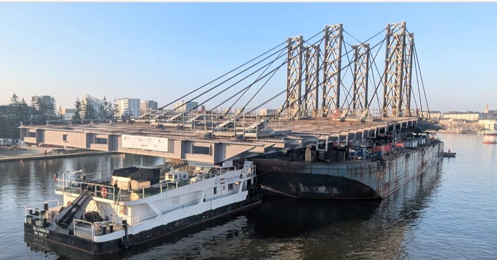 Engineers use tide as a tool to install city bridge | News | Maritime ...