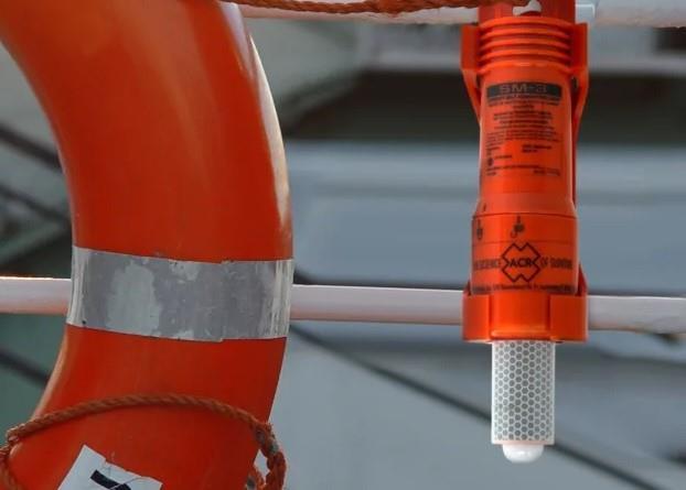 LED strobe lights up route to safety | News | Maritime Journal