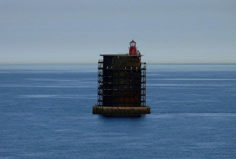 Renovation of Nab Tower lighthouse begins | News | Maritime Journal