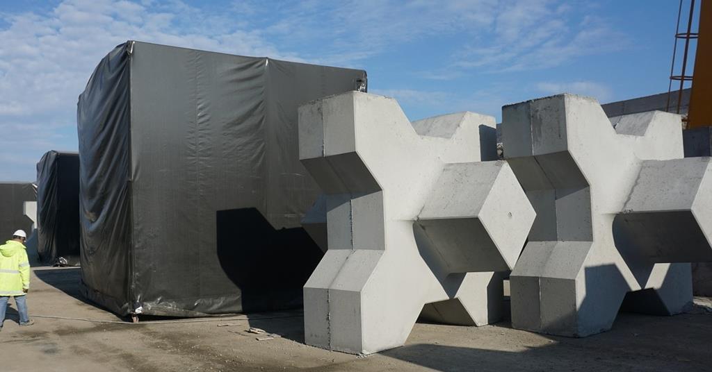 Afsluitdijk reinforcement will use improved interlocking blocks | News ...