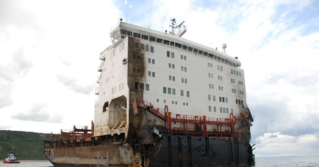 Test lift this week for 'Napoli' wreck removal | News | Maritime Journal