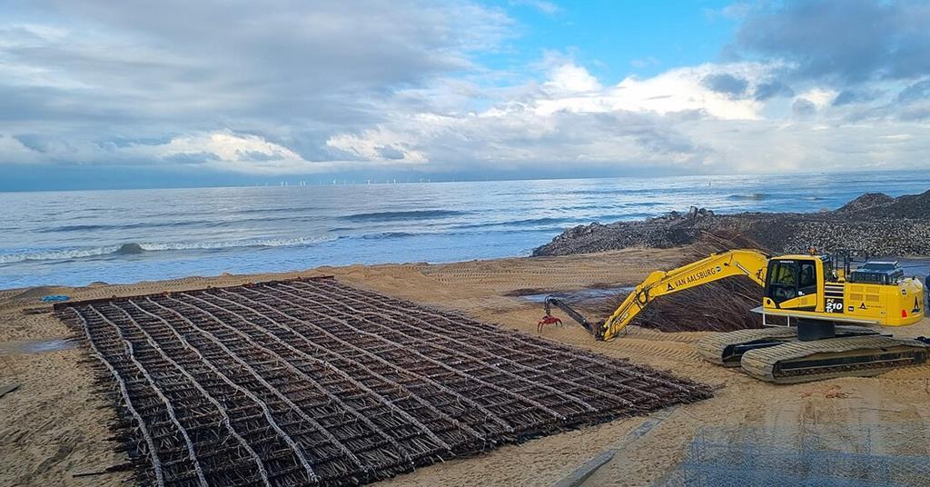 Emergency dam installed with Dutch expertise | News | Maritime Journal