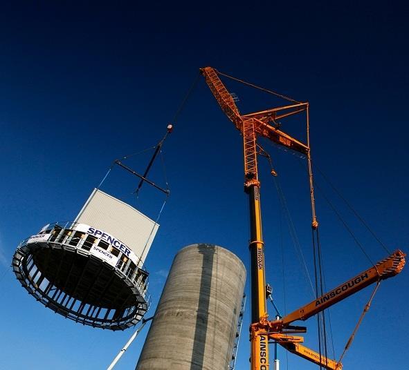 Giant lift for Port of Hull biomass tower | News | Maritime Journal