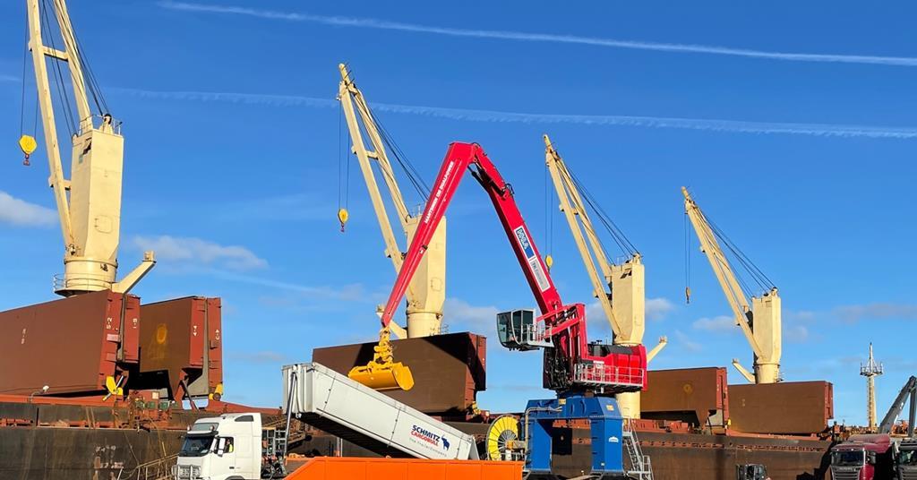 Dual power mobile harbour crane starts work | News | Maritime Journal