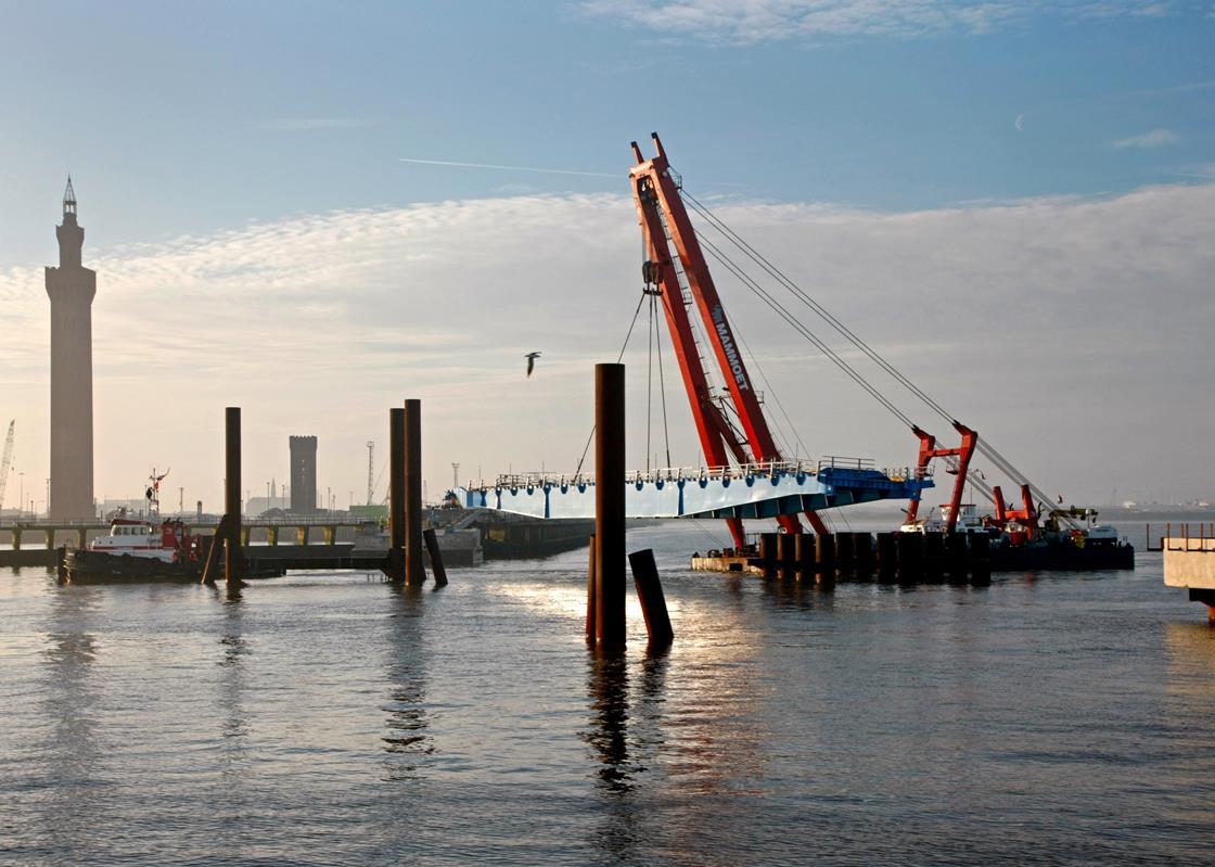 Linkspan bridge arrives at Grimsby | News | Maritime Journal